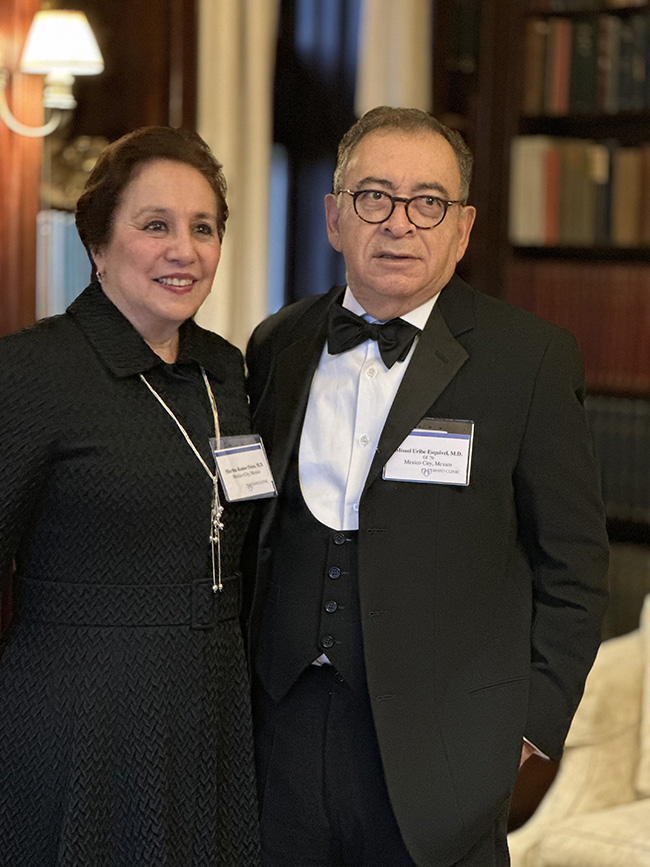 Médica Sur: Premio al exalumno distinguido de Mayo Clinic Dr. Misael ...